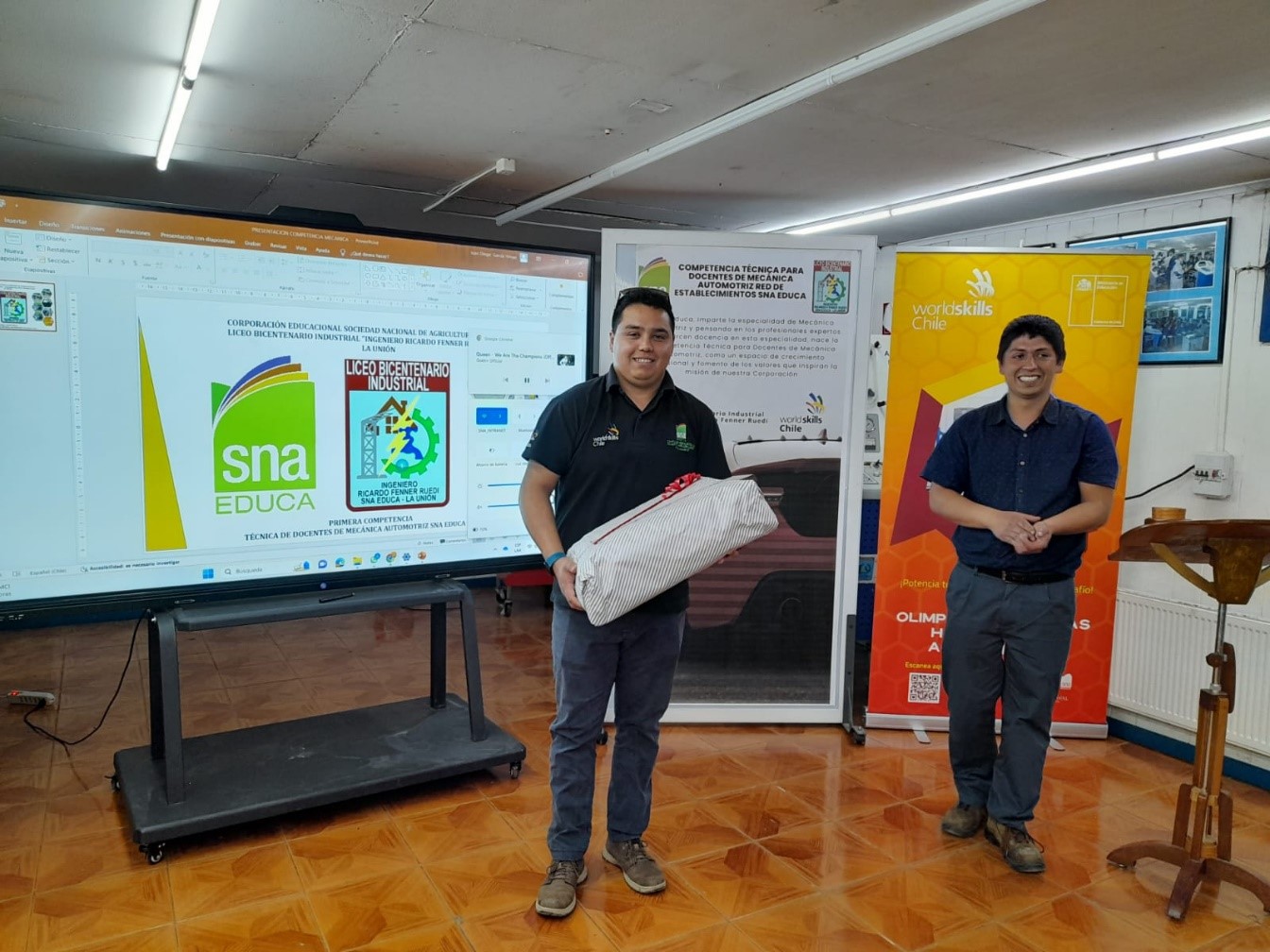 Primera Competencia Técnica de Mecánica Automotriz para profesores Red ...